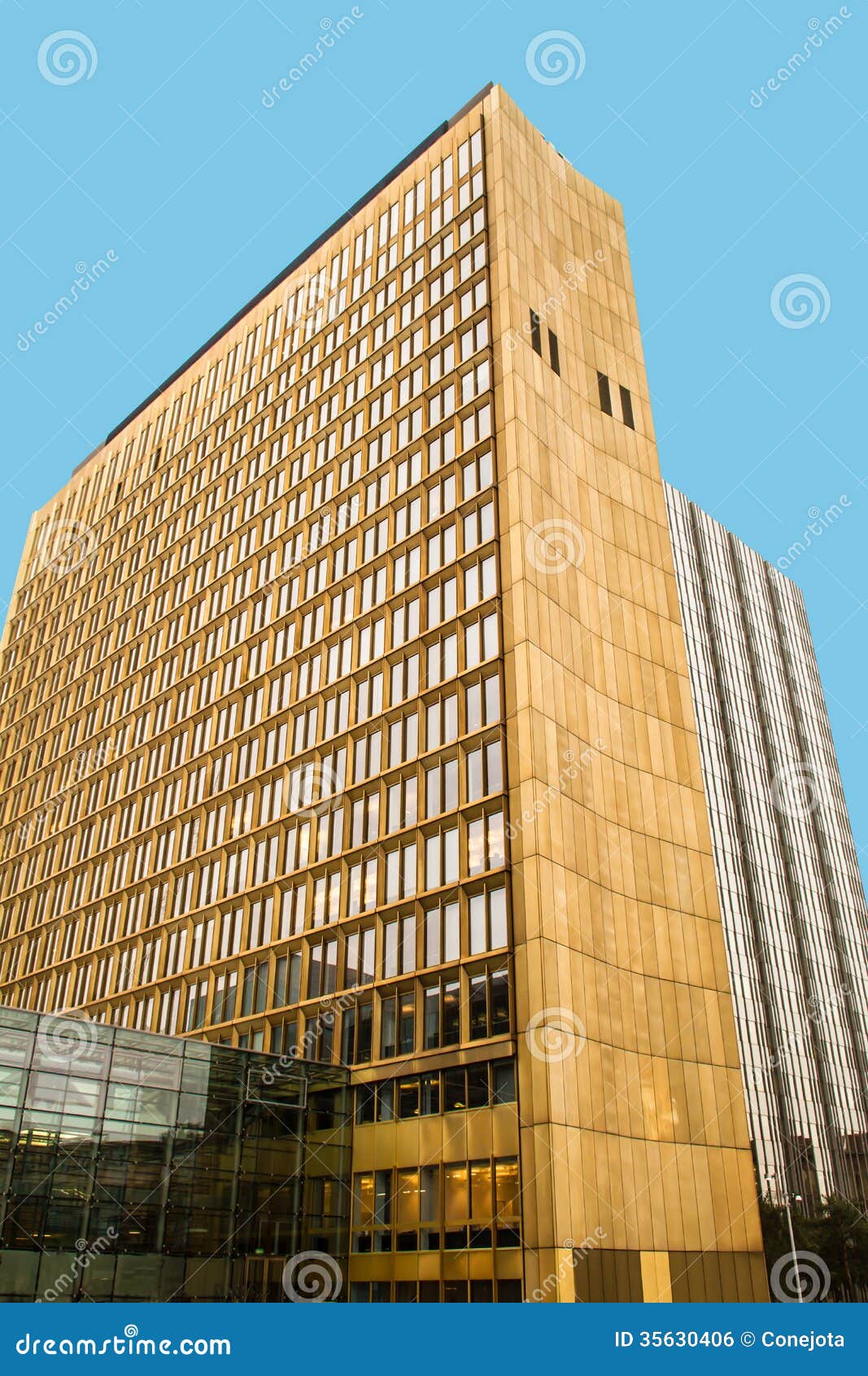 Berlin Modern Architecture stock foto. Image of stad - 35630406
