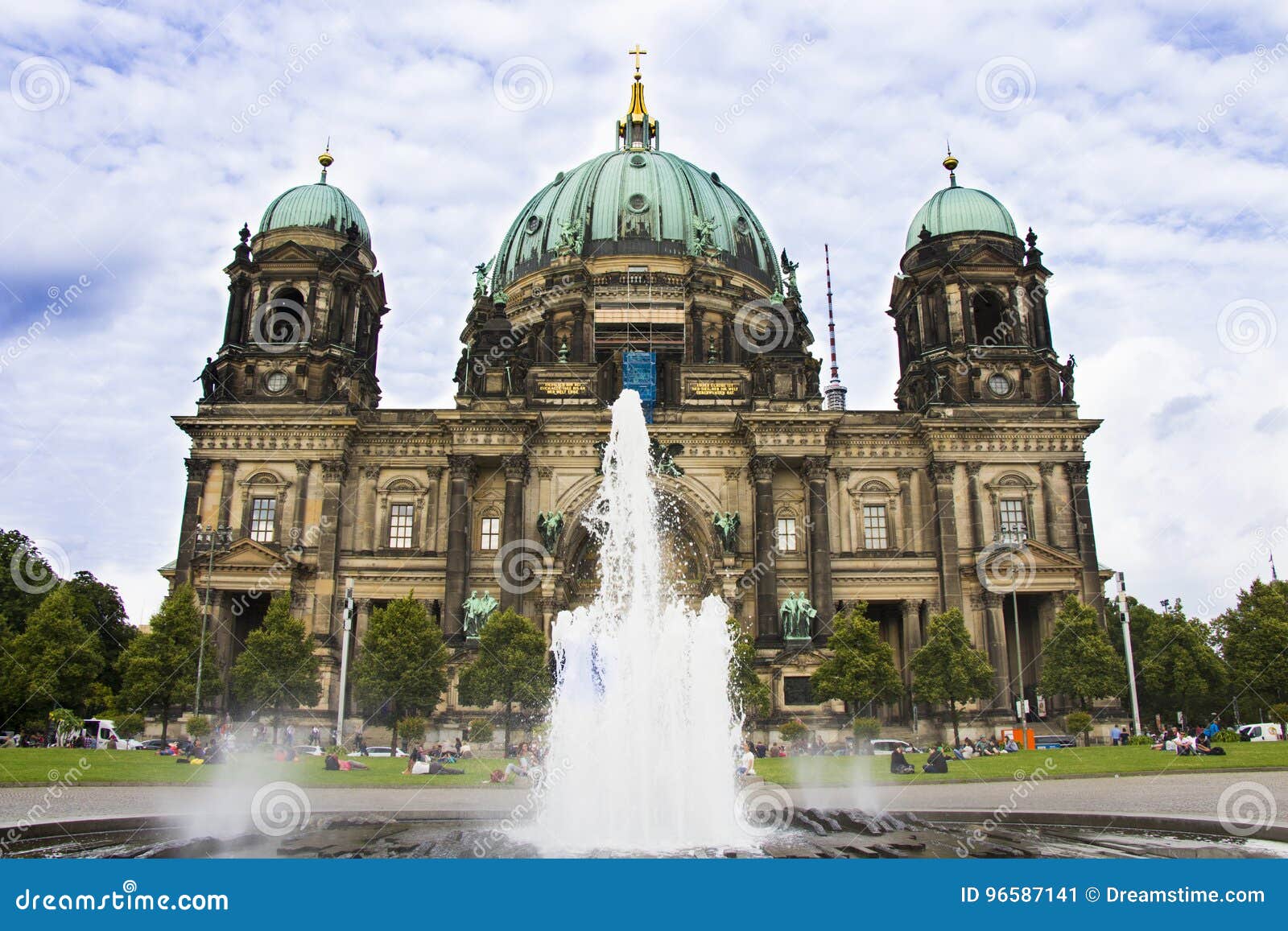 Berlin Monument editorial photo. Image of berlin, wallpaper - 96587141