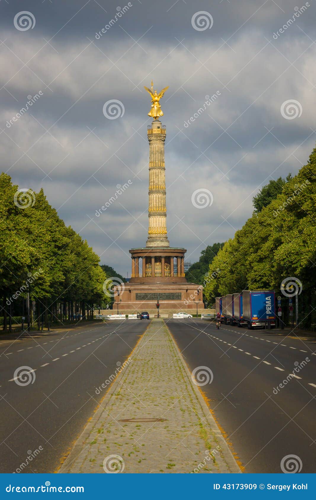 Berlin Victory Column image stock éditorial. Image du déesse - 43173909