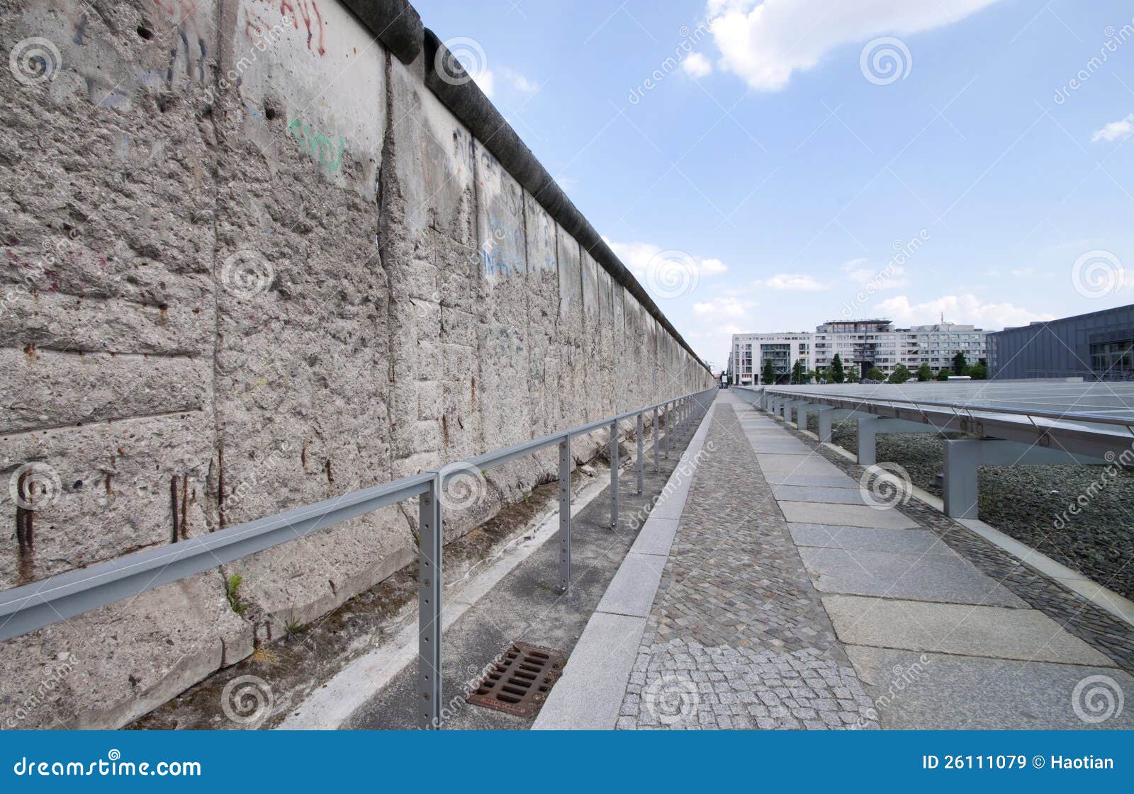 272 Concrete Segregation Wall Photos - Free & Royalty-Free Stock Photos ...