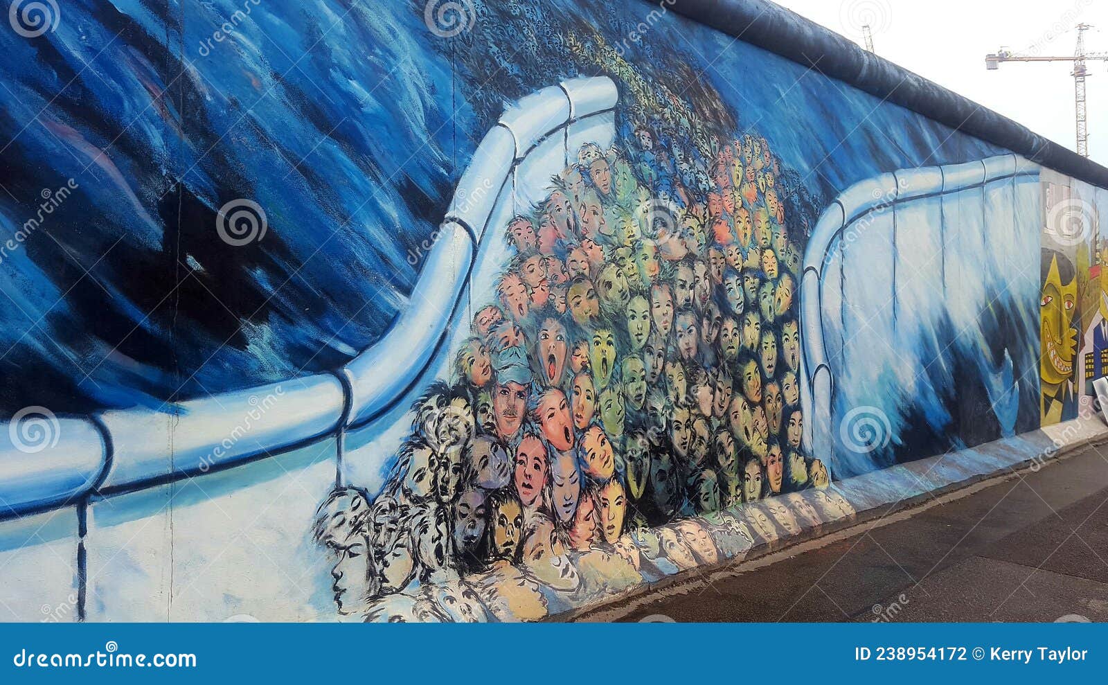 Berlin Wall editorial photography. Image of inflation - 238954172