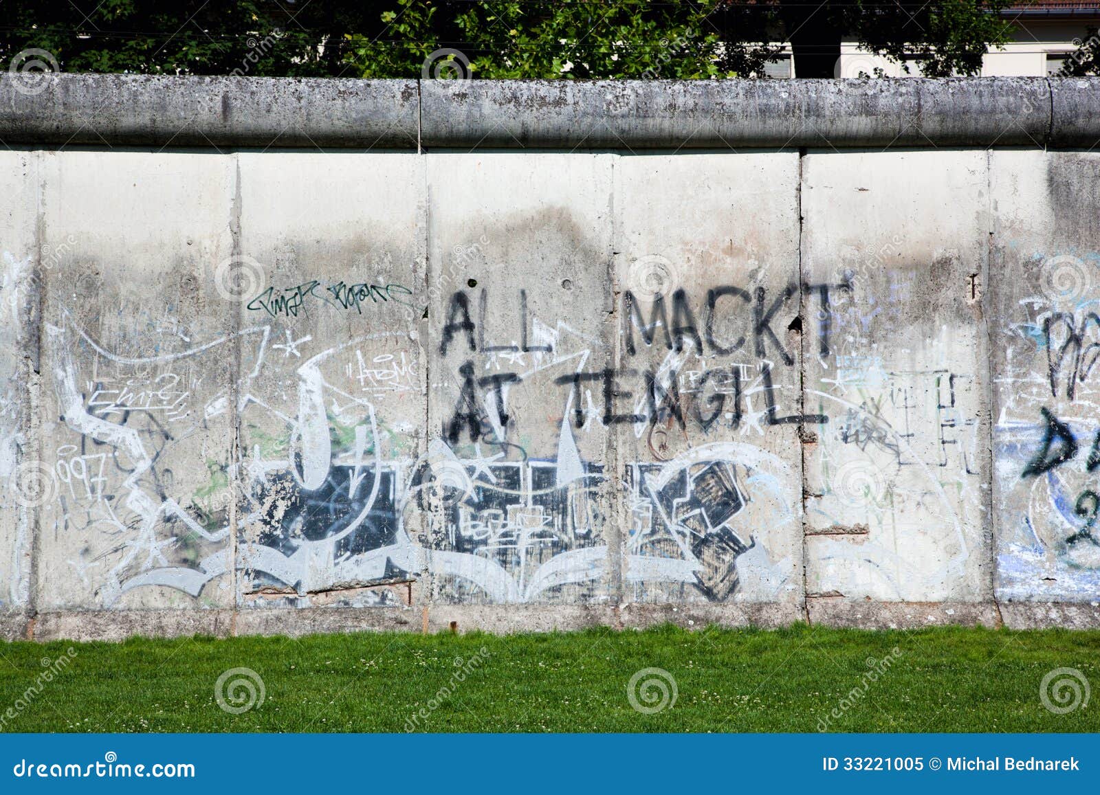 Berlin Wall Memorial Mit Graffiti. Stockbild - Bild von geschichte ...