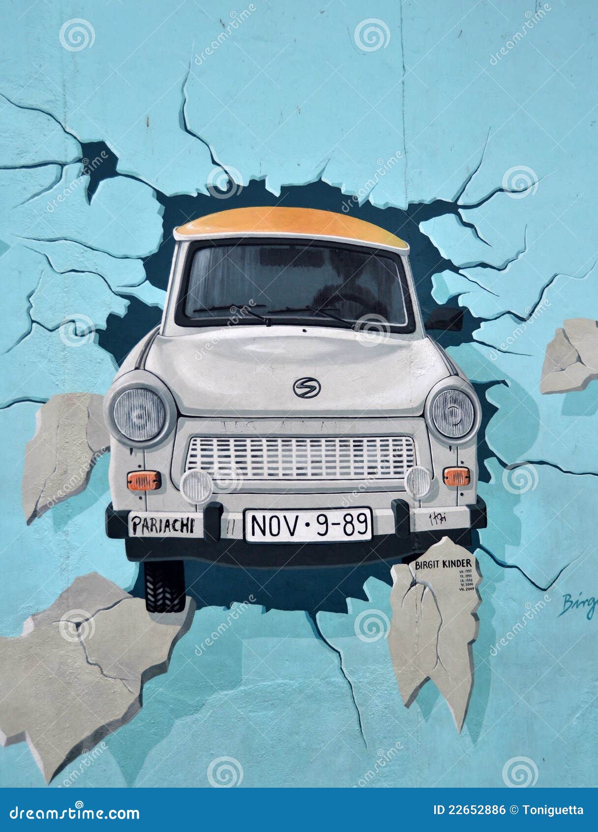 Berlin wall - trabi car editorial photo. Image of germany - 22652886