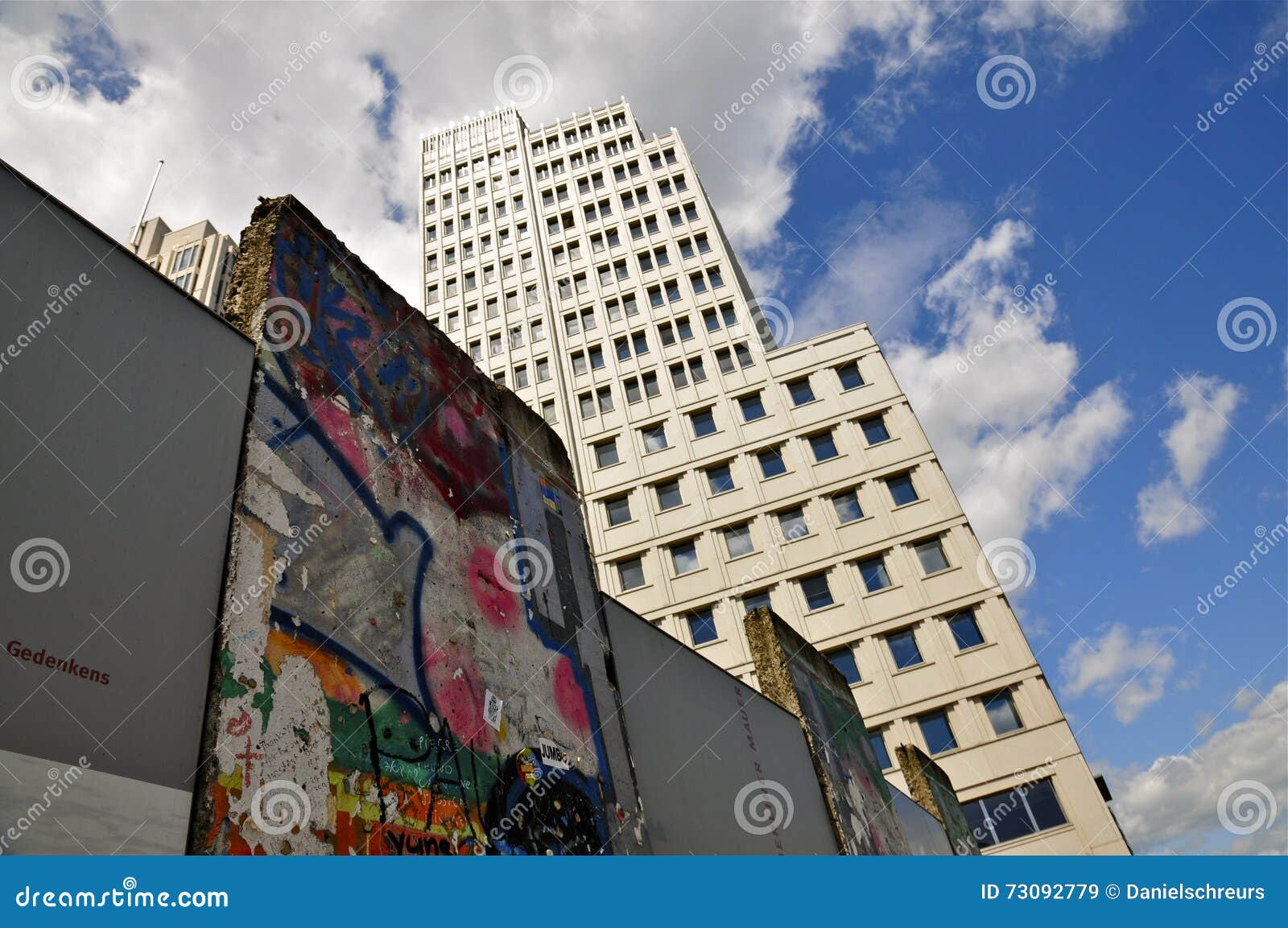 Berlin Wall Y Arquitectura Moderna Imagen de archivo editorial - Imagen ...