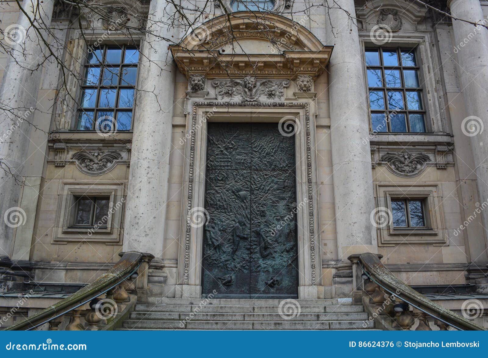 Berliner dom door editorial photo. Image of door, museum - 86624376
