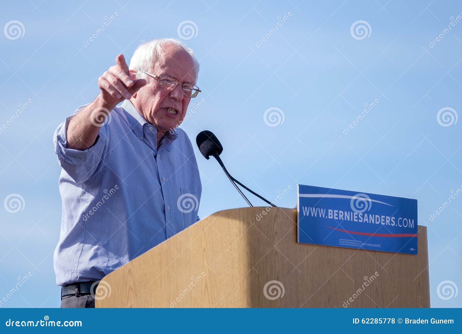 Bernie Sanders editorial stock photo. Image of pointing - 62285778
