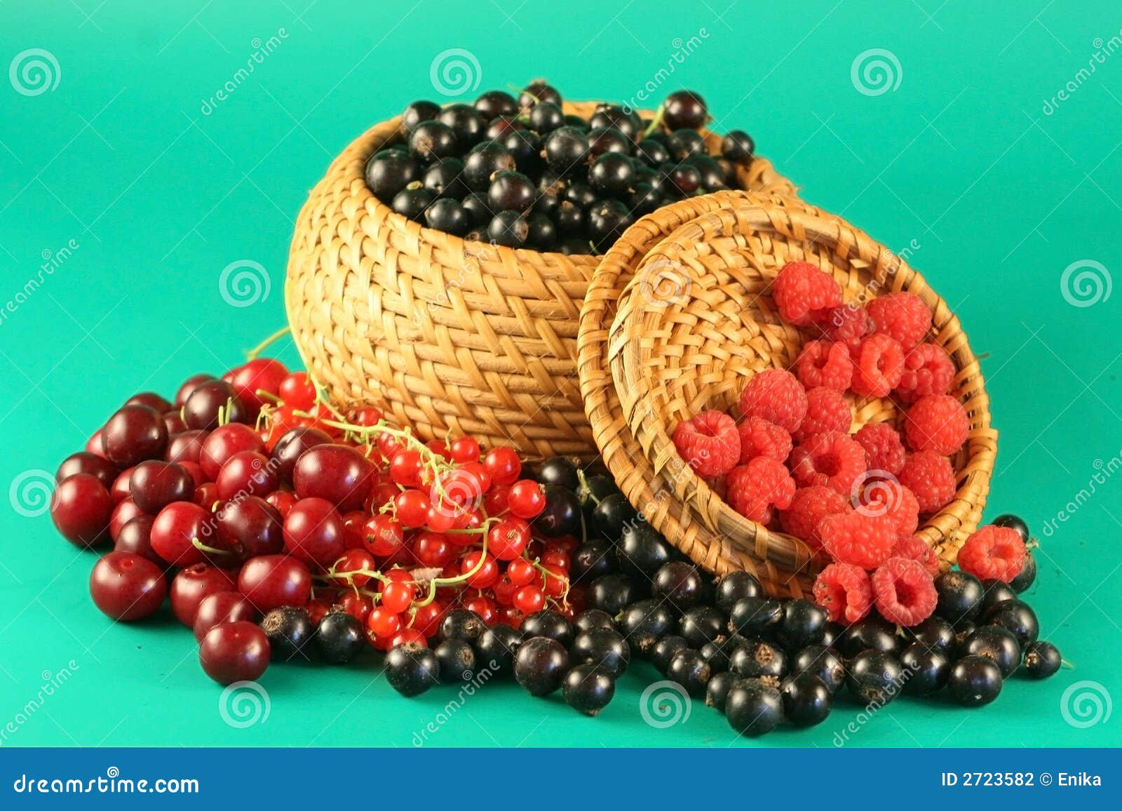 Berries in a basket. stock photo. Image of brown, arrangement - 2723582