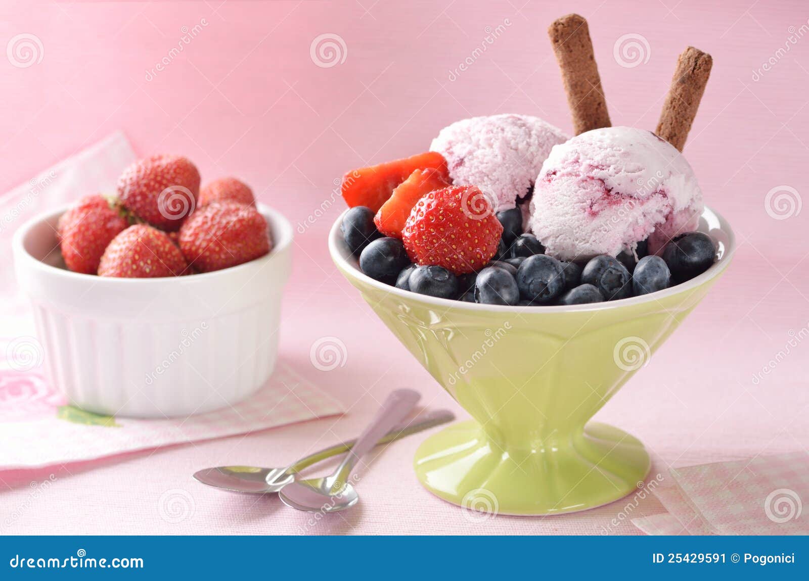 Berry ice cream stock image. Image of calorie, freshness - 25429591