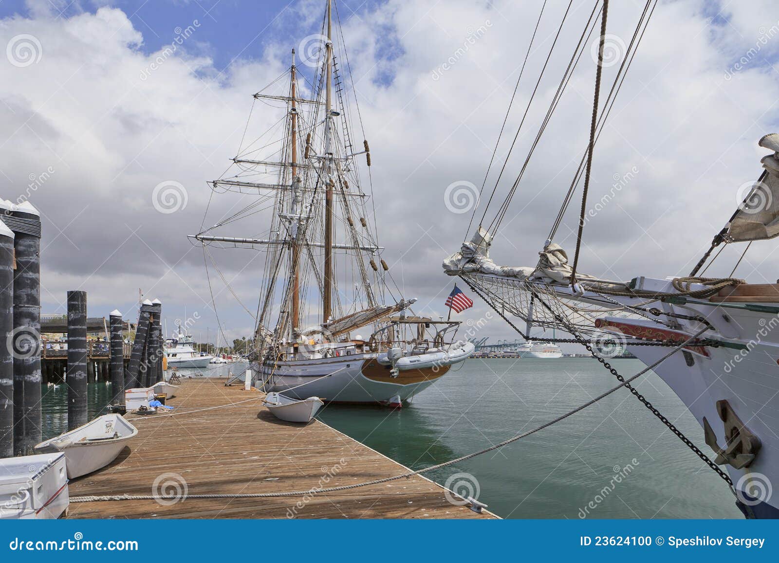 Berth in the Port of Los Angeles Stock Photo - Image of sailing, dock ...