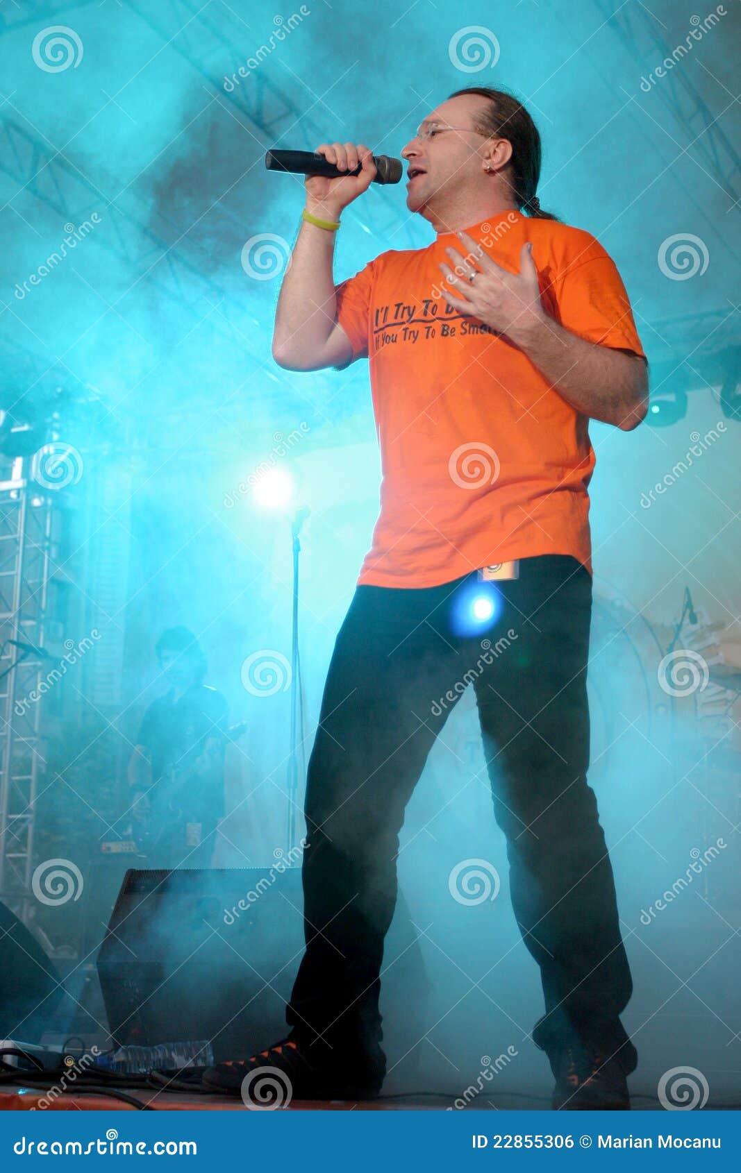 Berti Barbera editorial photo. Image of conga, microphone - 22855306