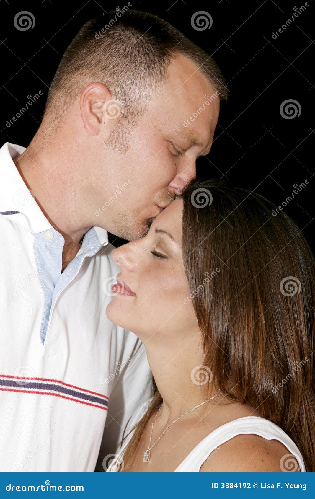 Beso del amor foto de archivo. Imagen de diversidad, abrace - 3884192