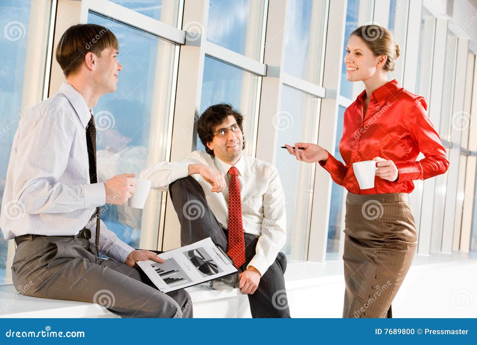 Bespreking stock foto. Image of uitleg, gesprek, ondernemers - 7689800