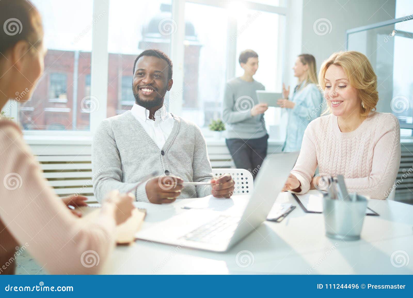 Bespreking in bureau stock foto. Image of manager, idee - 111244496