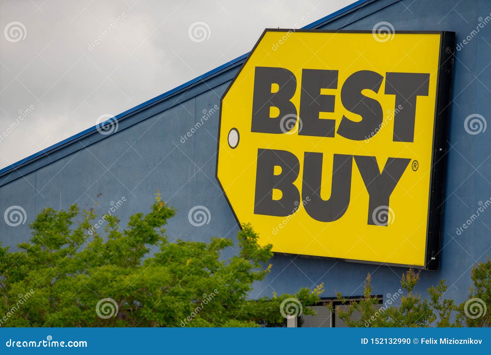 Best Buy store front sign editorial image. Image of blue - 152132990