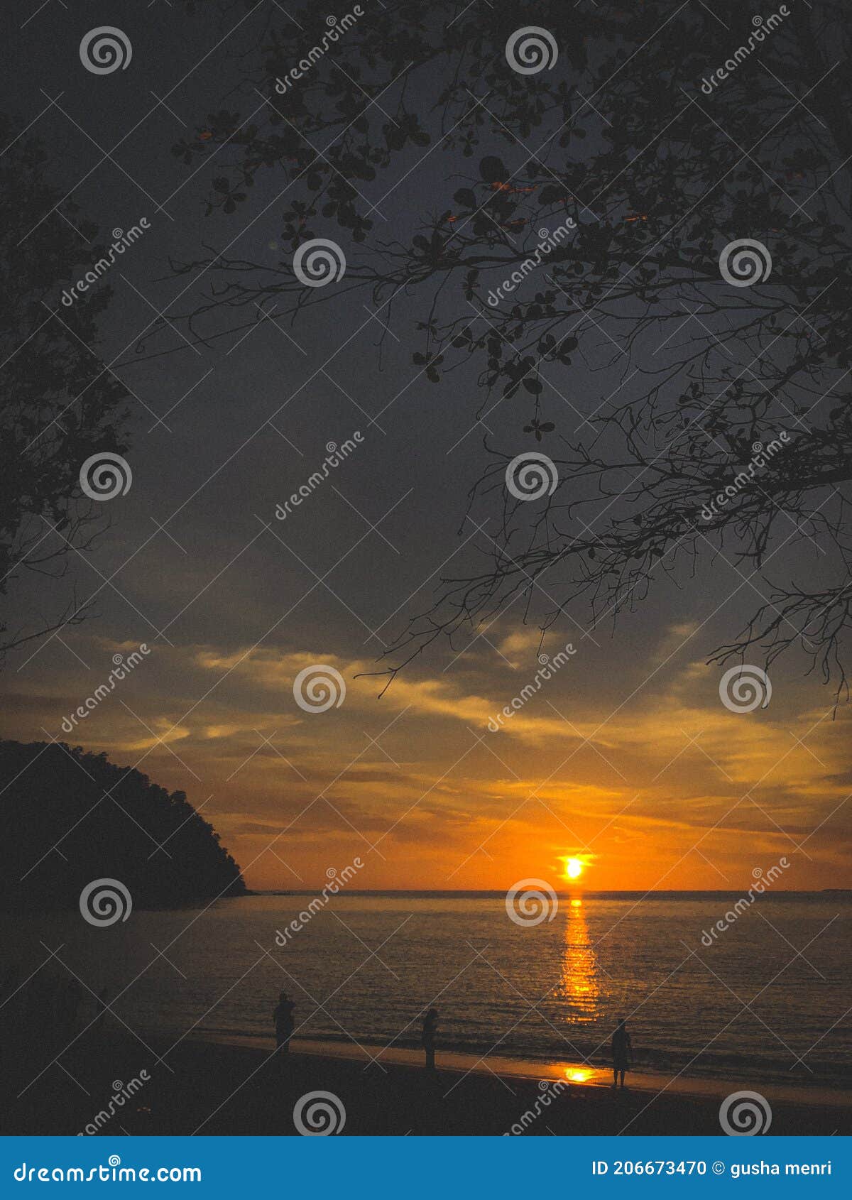 Best dawn scene stock photo. Image of looking, west - 206673470