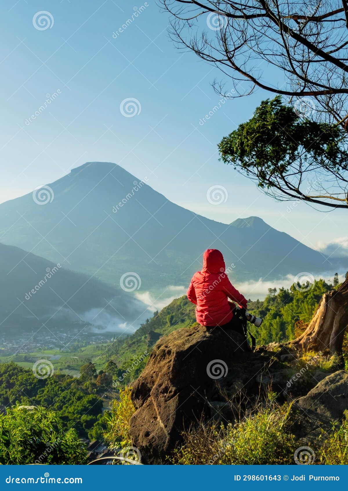 Stieng Viewing Post Photo Spot Stock Image - Image of dieng, hiking ...