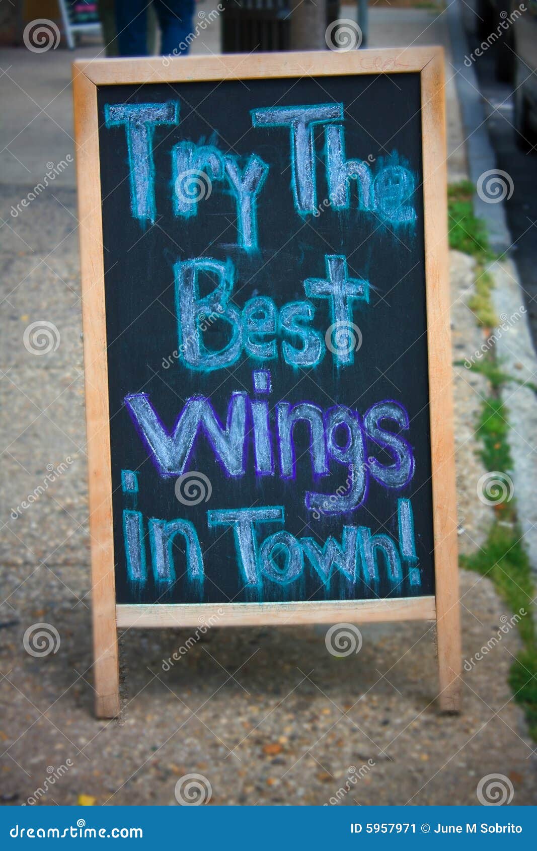 Chalk Chicken Wings Photos - Free & Royalty-Free Stock Photos from ...