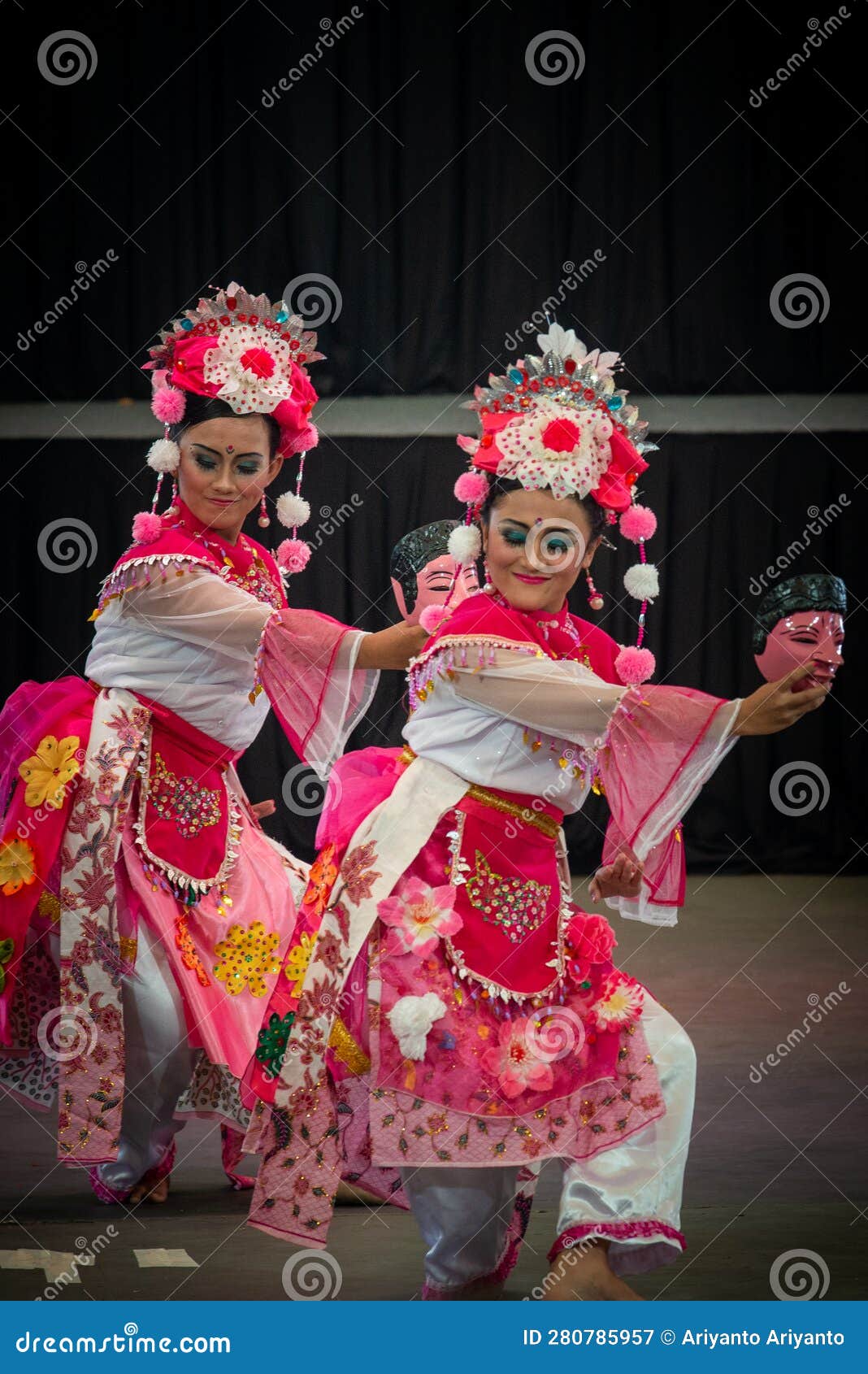 Betawi Mask Dance Performance at Parade Tari Nusantara 2014 Editorial Photography - Image of ...