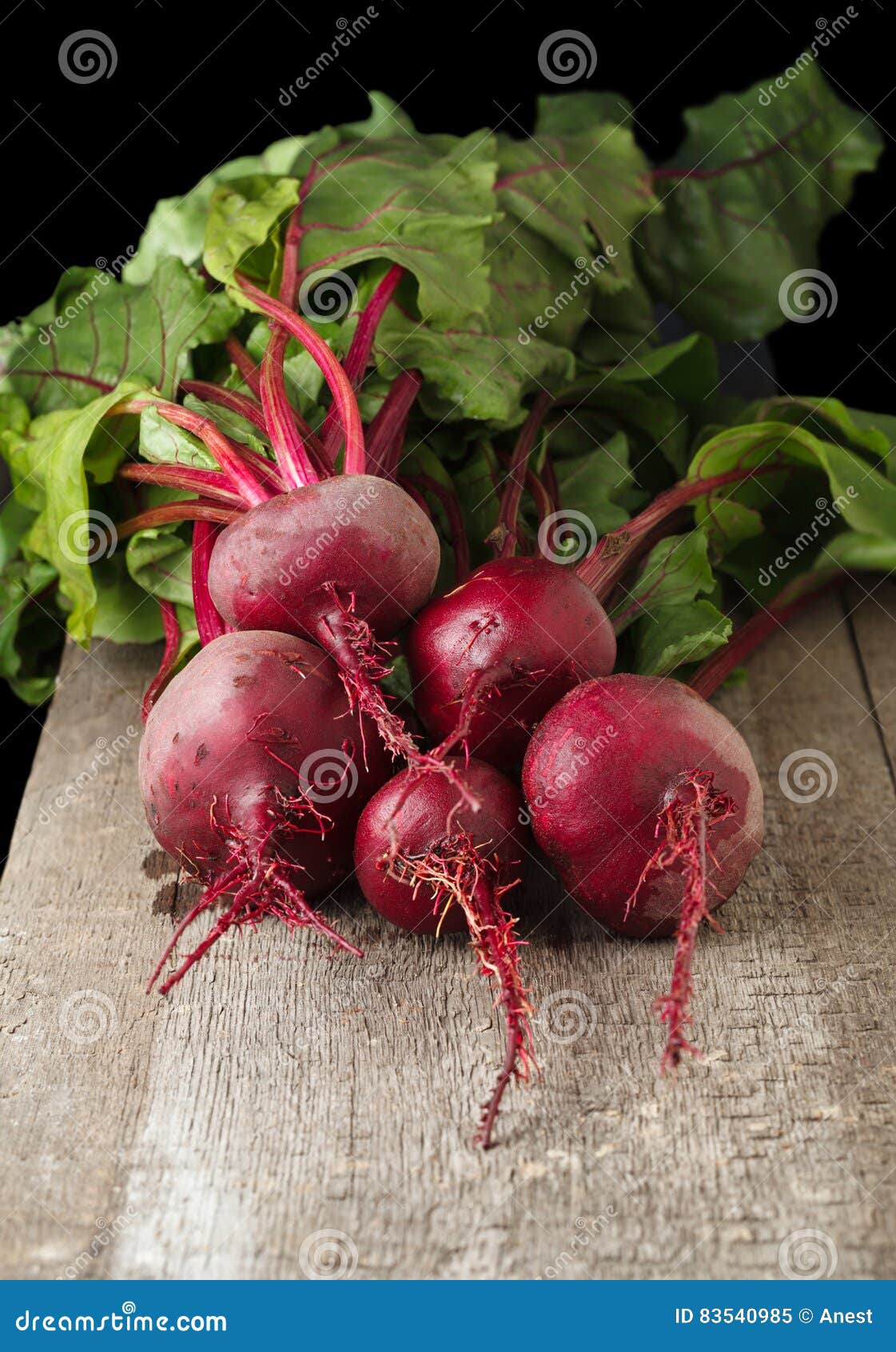 Betteraves rouges image stock. Image du centrale, collecte - 83540985