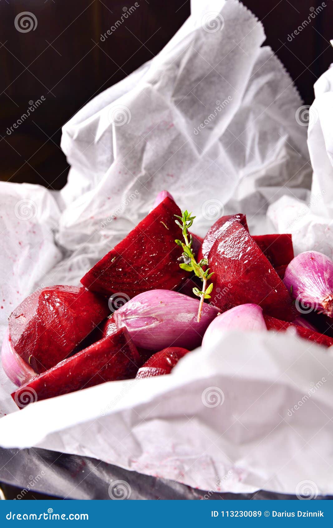 Betteraves Rouges Cuites Au Four Par Four Image stock - Image du manger ...