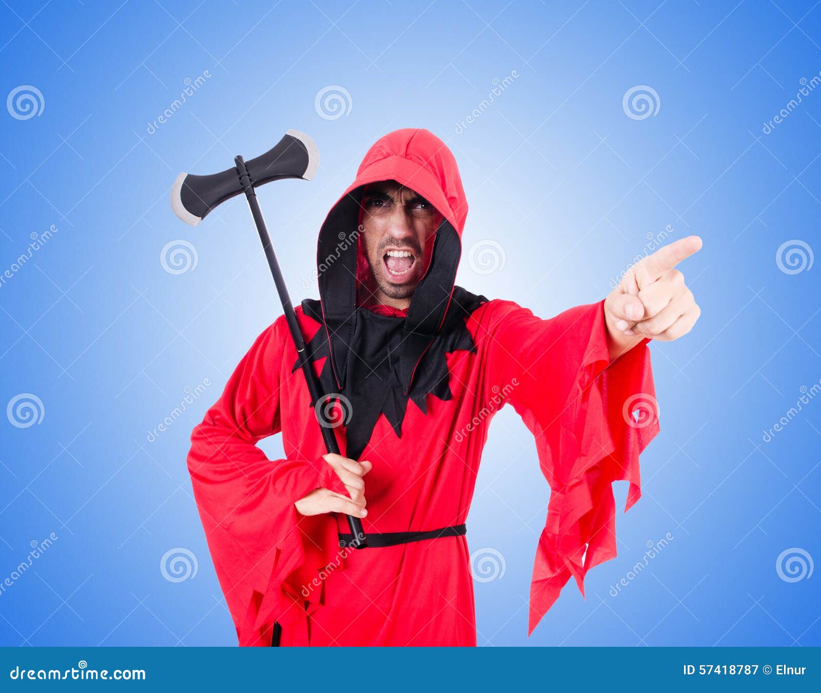 Beul in Rood Kostuum Met Bijl Op Het Wit Stock Afbeelding - Image of ...