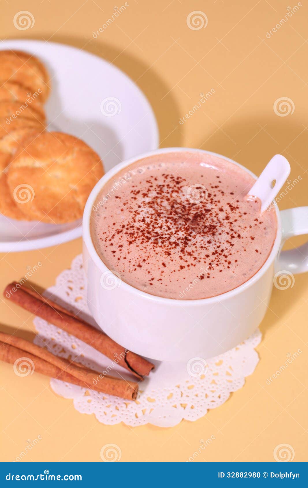 Bevanda Della Cioccolata Calda Fotografia Stock - Immagine di bianco ...