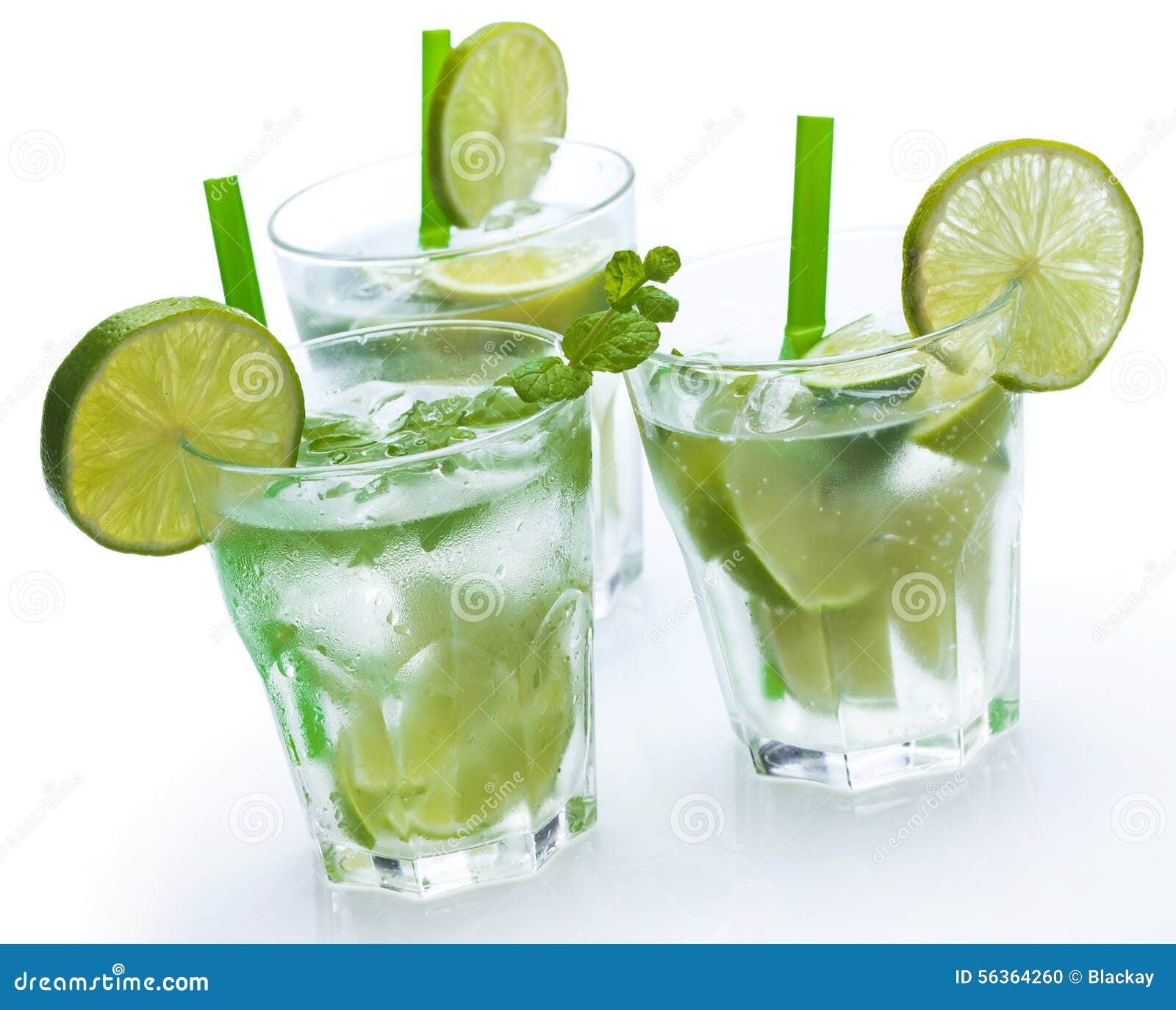 Bevanda Fresca Con Calce E La Menta Fotografia Stock - Immagine di ...