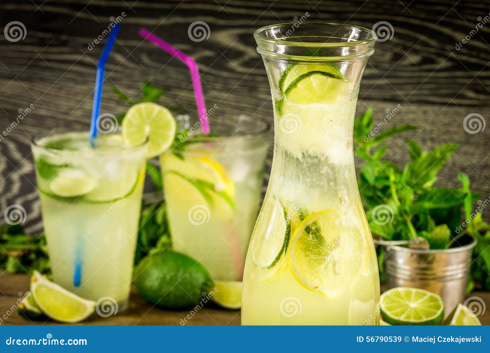 Bevanda Fresca Della Limonata Immagine Stock - Immagine di estigua ...