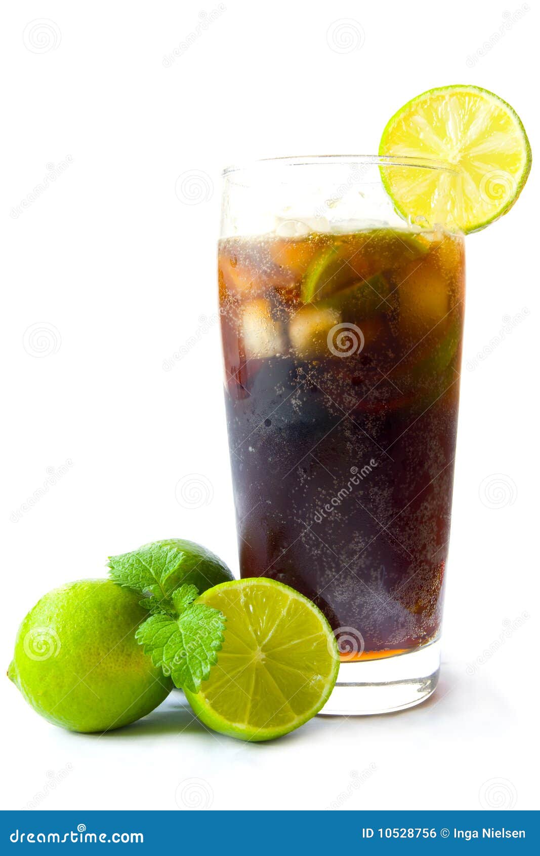 Bevanda Ghiacciata Della Cola Fotografia Stock - Immagine di linea ...