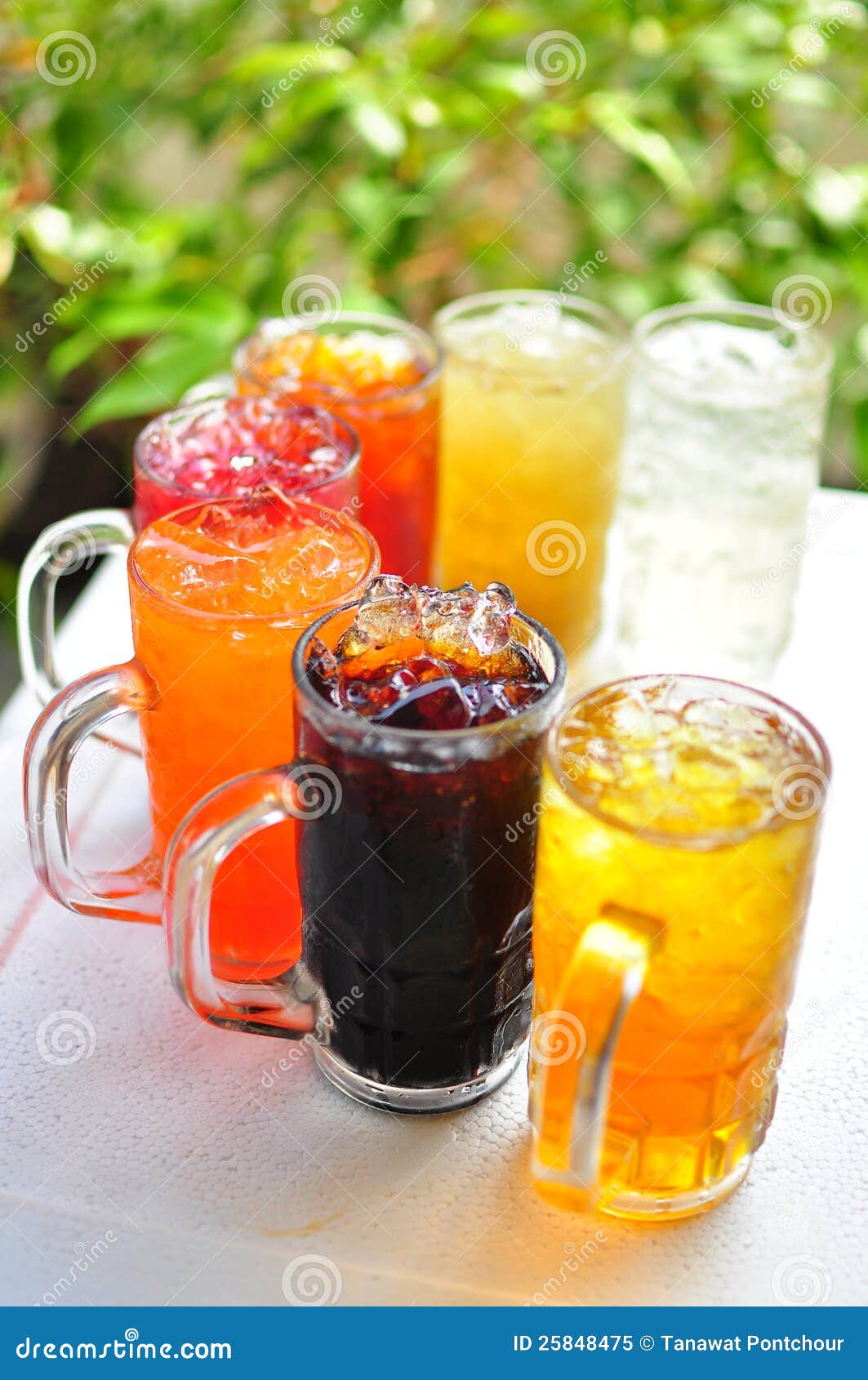 Bevanda Tailandese Tradizionale, Frutta E Bevanda Fredda Di Erbe ...