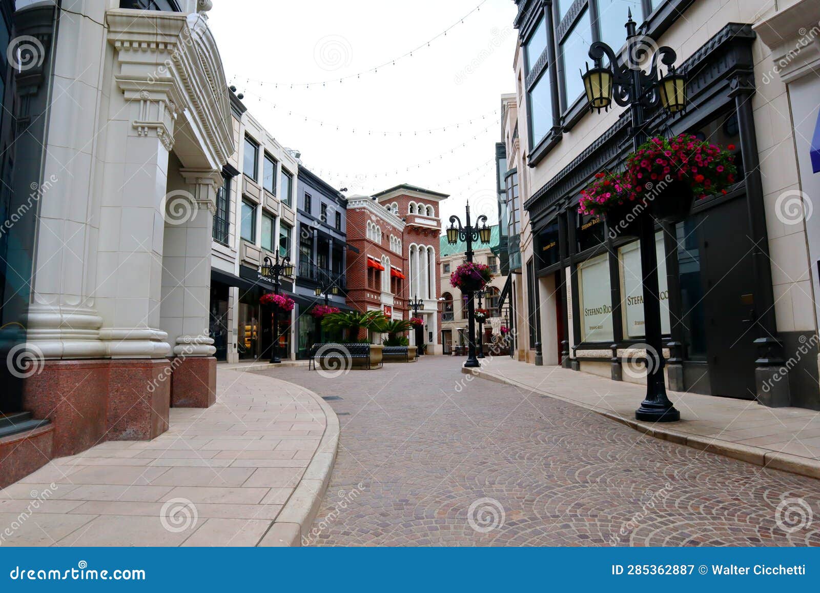 Beverly Hills, California: Two Rodeo Drive Editorial Photography ...