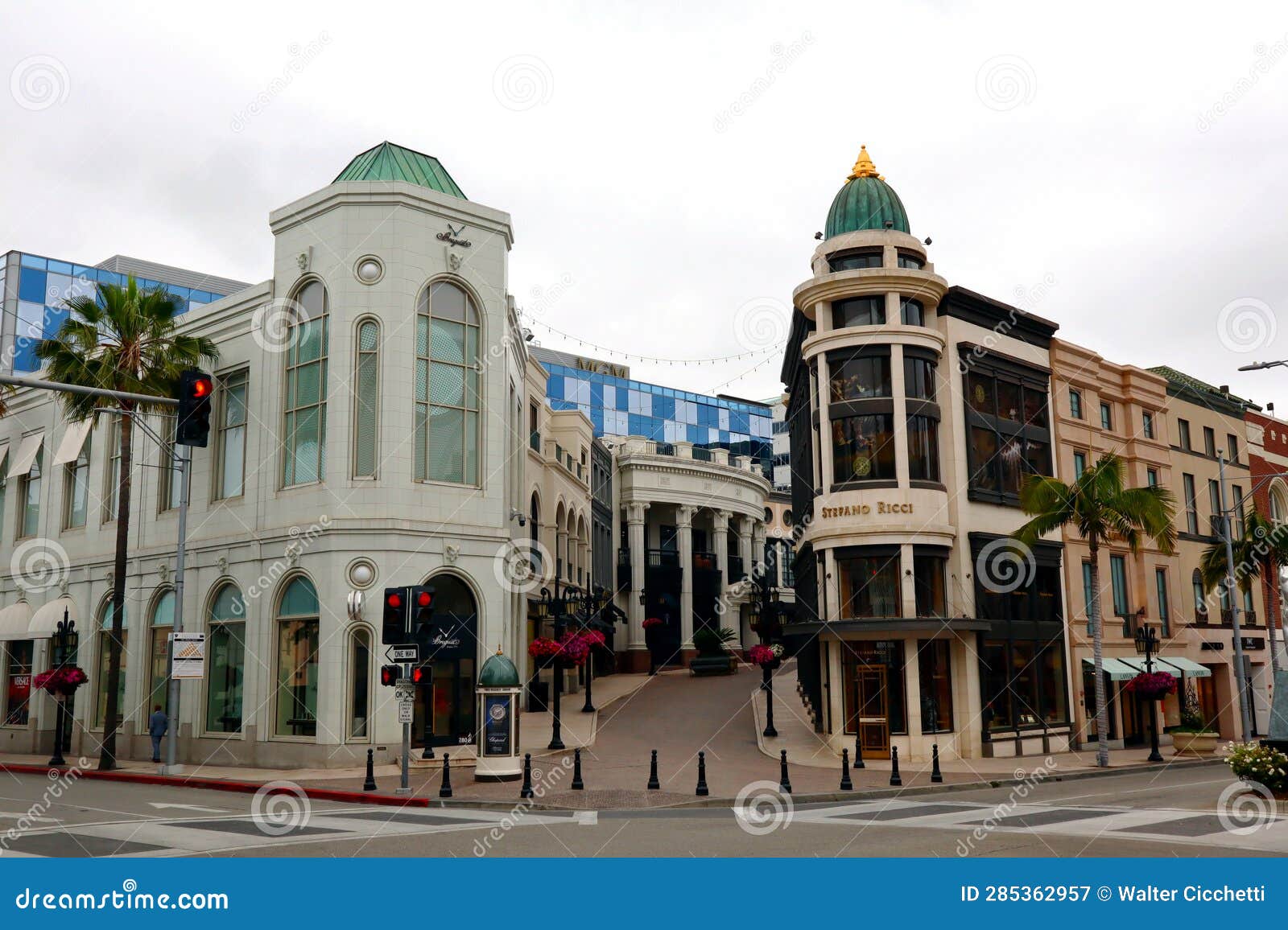 Beverly Hills, California: Two Rodeo Drive Editorial Photography ...