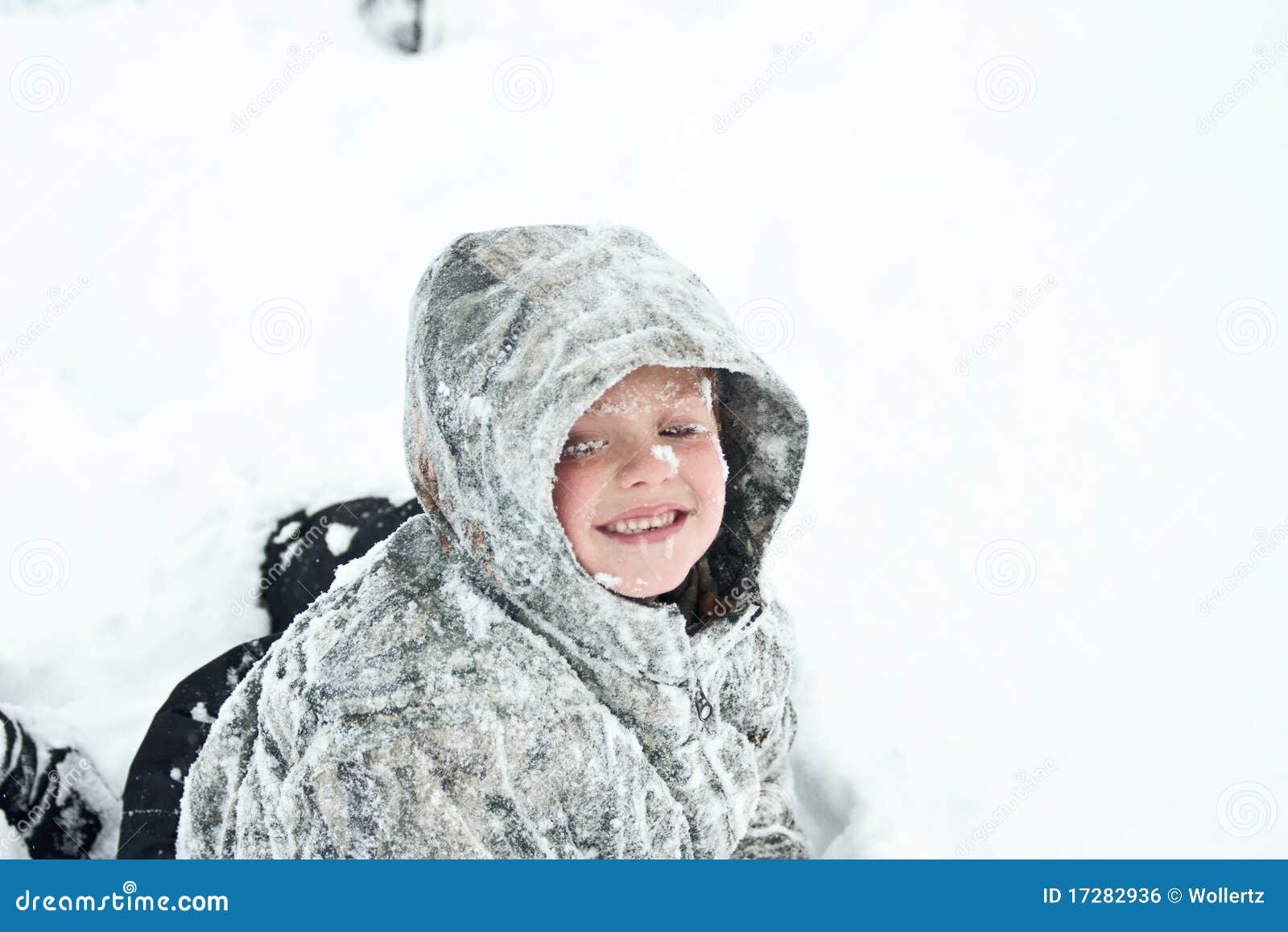Bevroren kind stock foto. Image of winter, mannetje, seizoen - 17282936