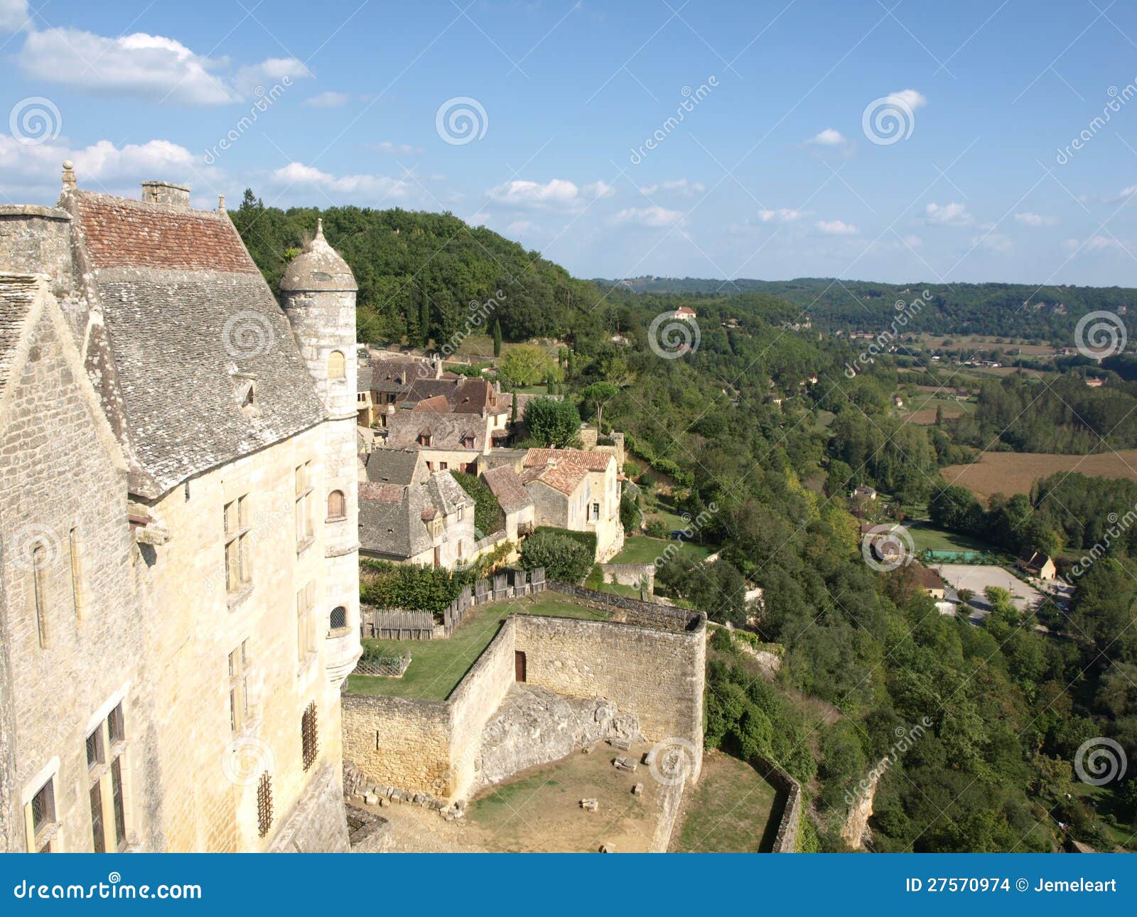 Beynac castle side view stock photo. Image of france - 27570974