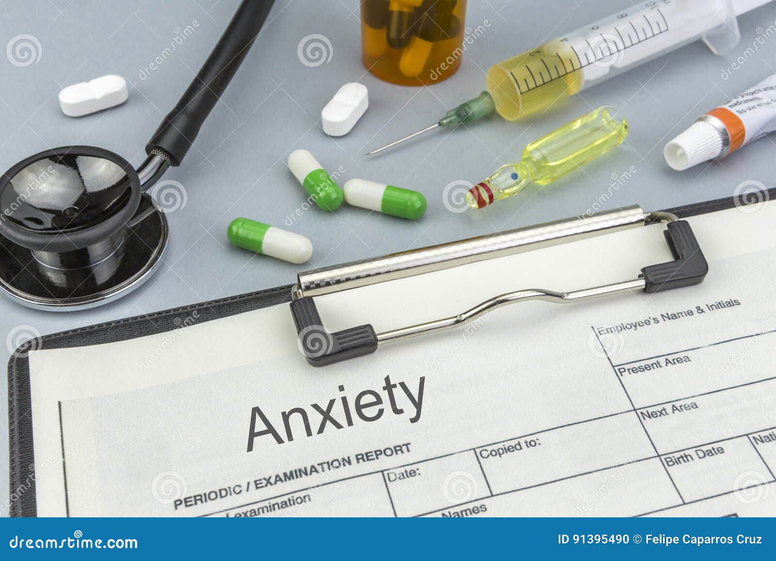 Bezorgdheid, Geneesmiddelen En Spuiten Als Concept Stock Foto - Image ...