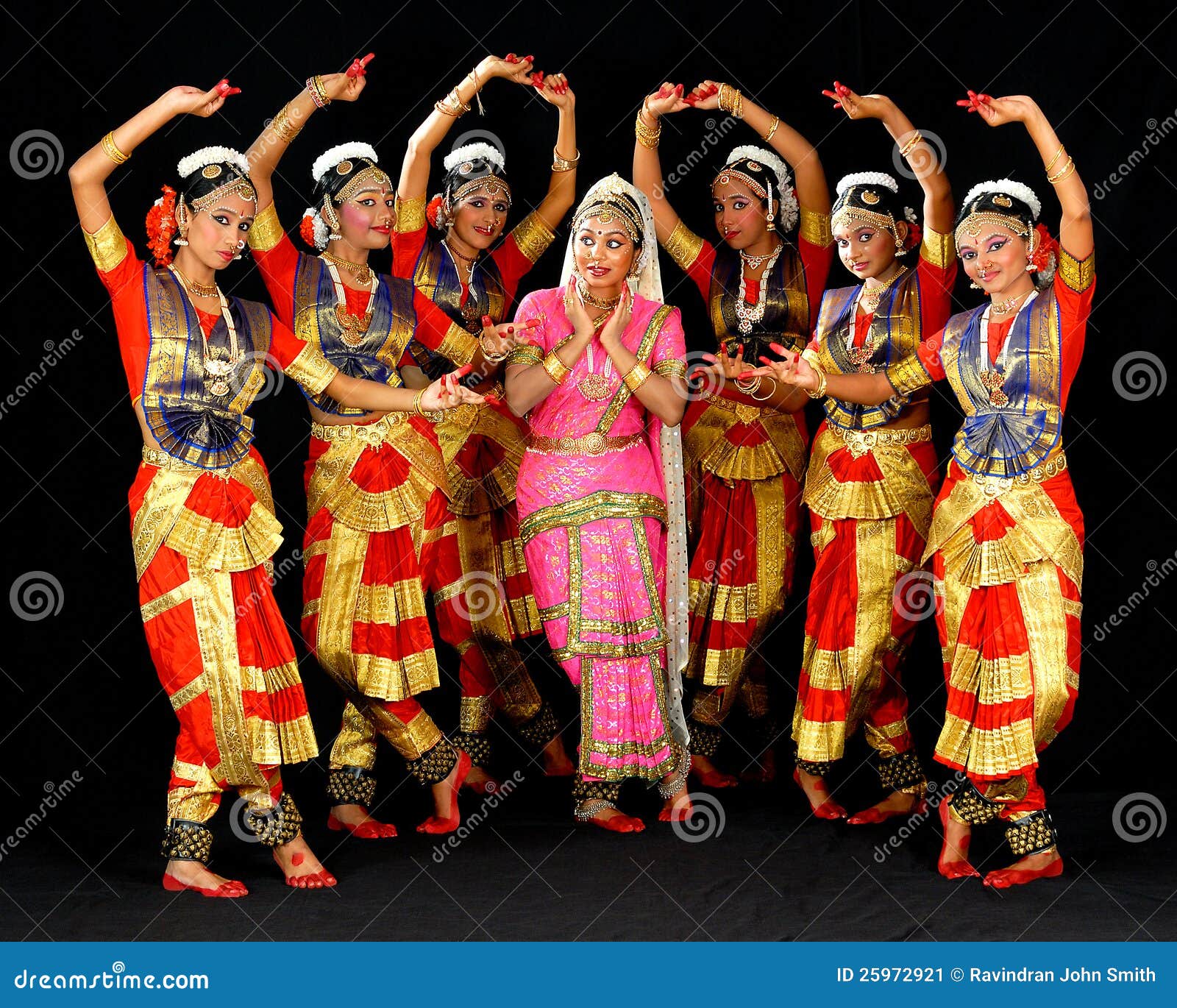 Bharatha Natyam editorial photo. Image of young, performing - 25972921