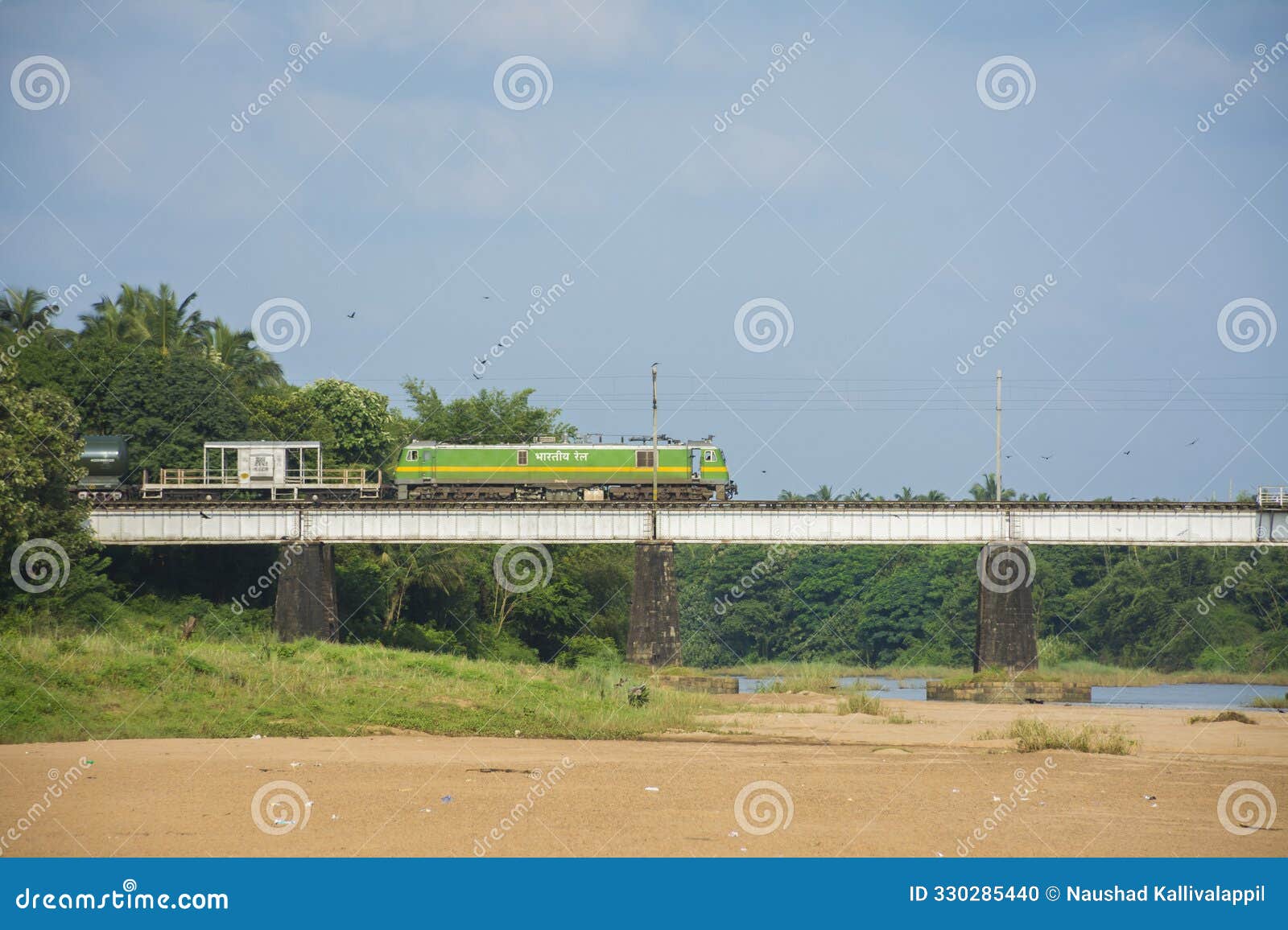 Bharathapuzha river bridge stock photo. Image of train - 330285440