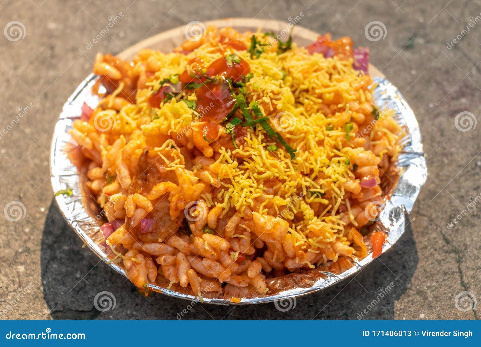 Bhel Puri or BhelPuri Chaat in Paper Bowl Stock Image - Image of ...