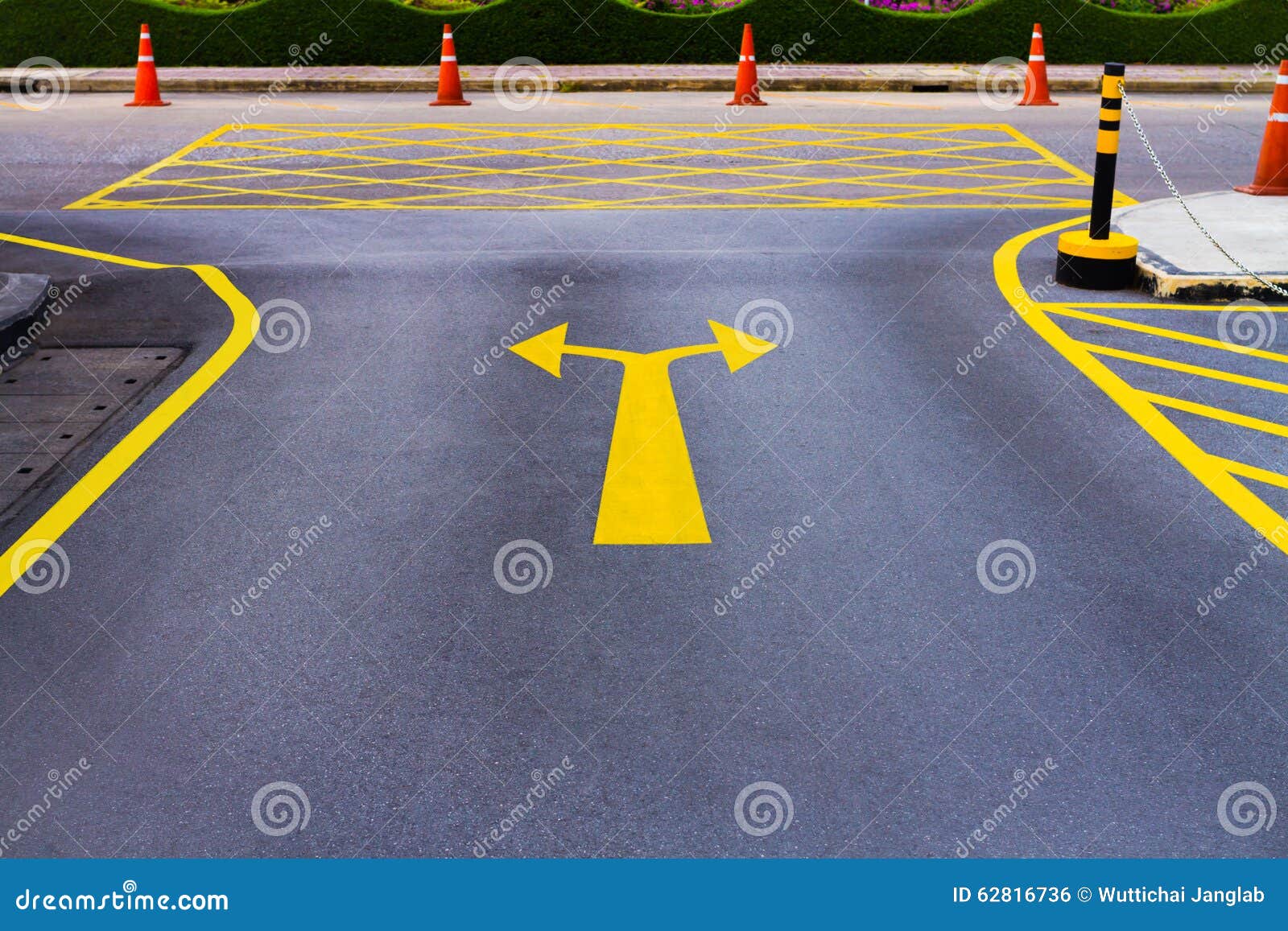 A Bi-directional Arrow Symbol on Road Stock Photo - Image of parking ...