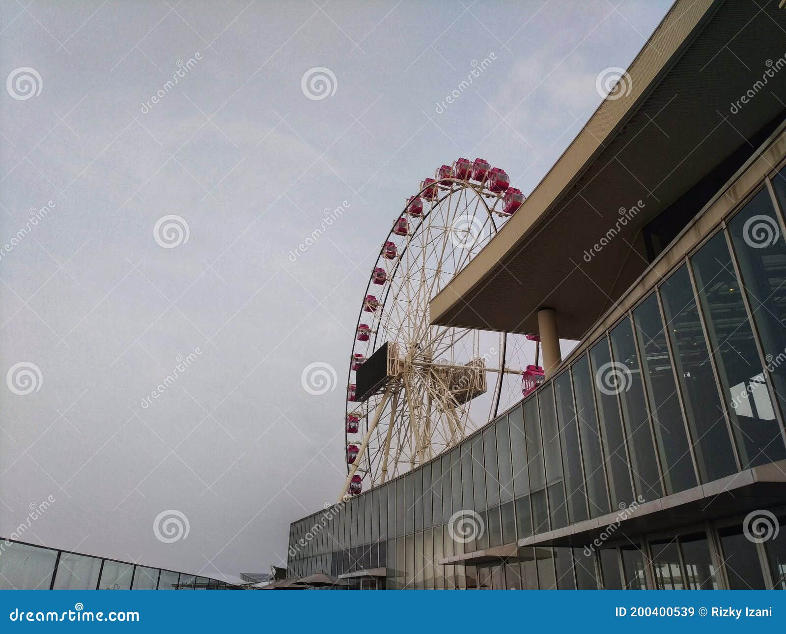Bianglala Landmark Building Editorial Stock Image - Image of skyscraper ...