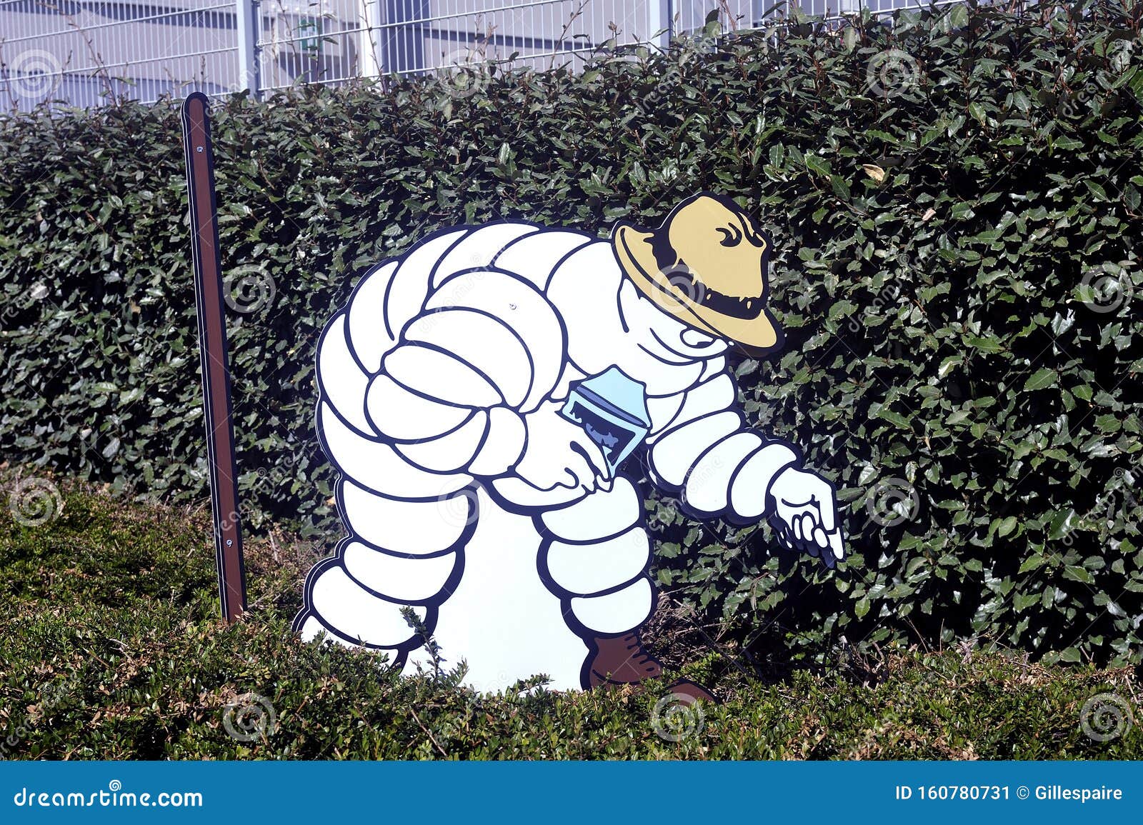 Bibendum Michelin En Los Espacios Verdes Foto editorial - Imagen de ...