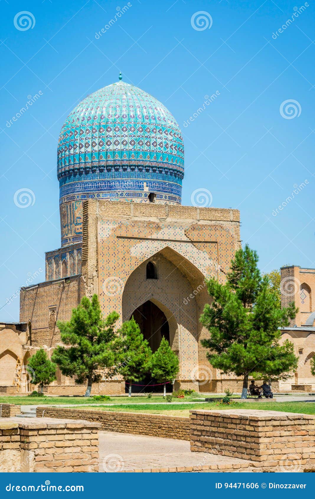 Bibi-Khanym Mosque, Samarkand, Uzbekistan Stock Photo - Image of garden ...