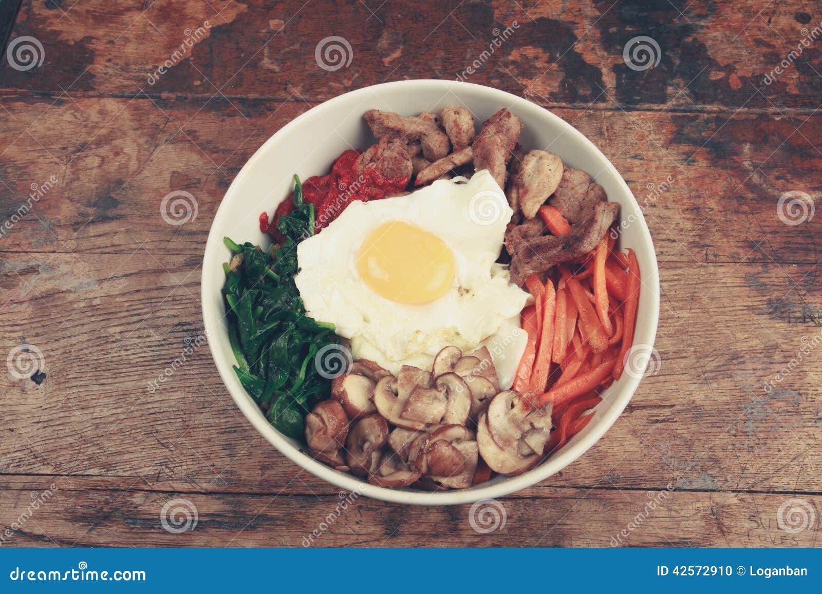 Bibimbap Coreano Tradicional Do Prato Foto de Stock - Imagem de picante ...