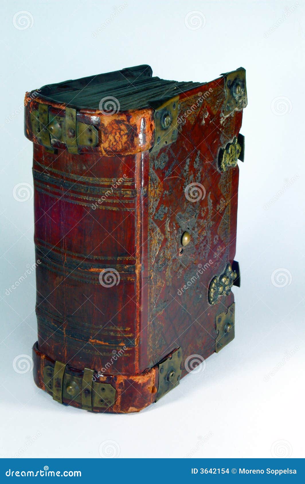 Biblia antigua foto de archivo. Imagen de paginaciones - 3642154