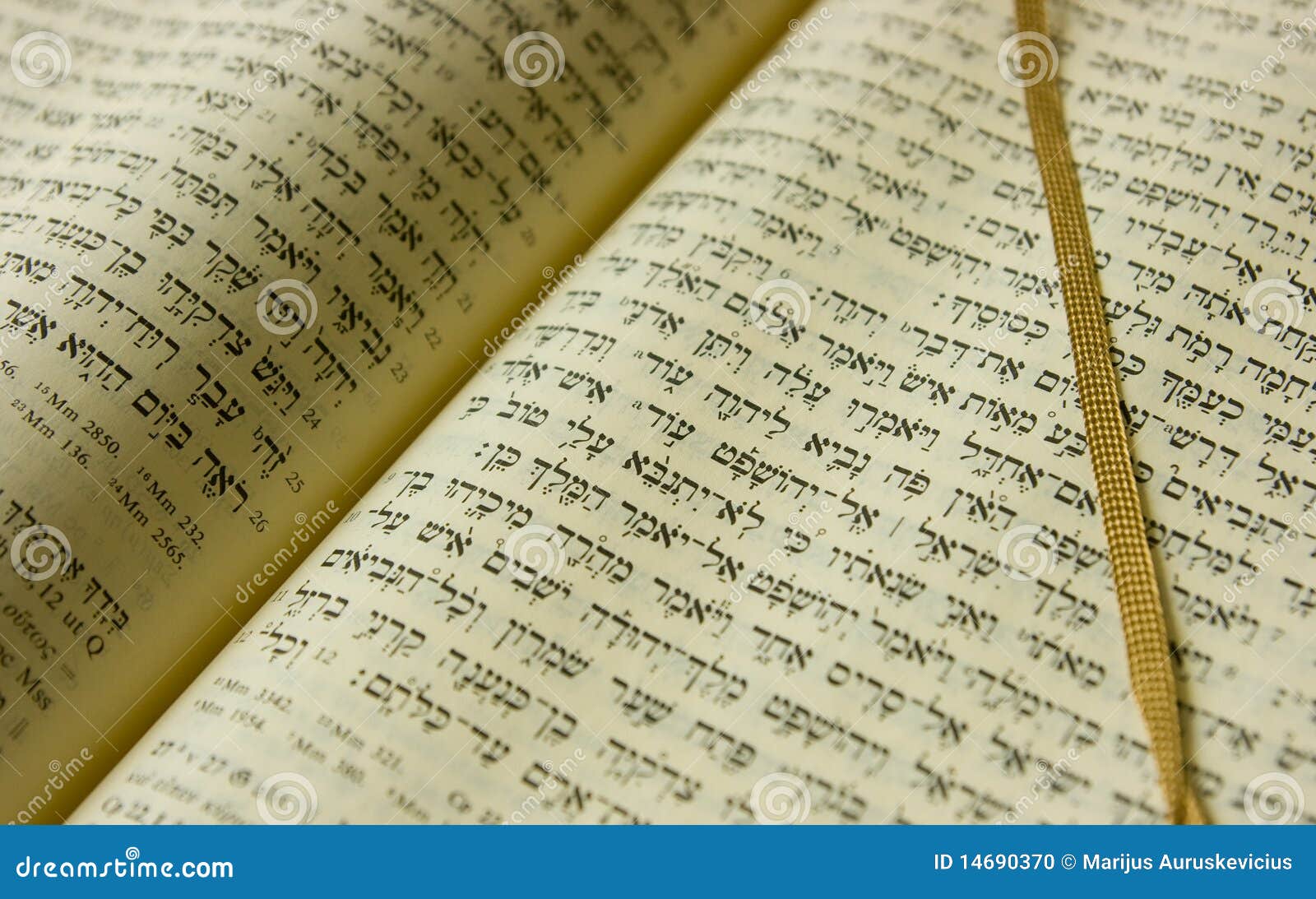 Biblia hebrea foto de archivo. Imagen de rezos, litúrgico - 14690370