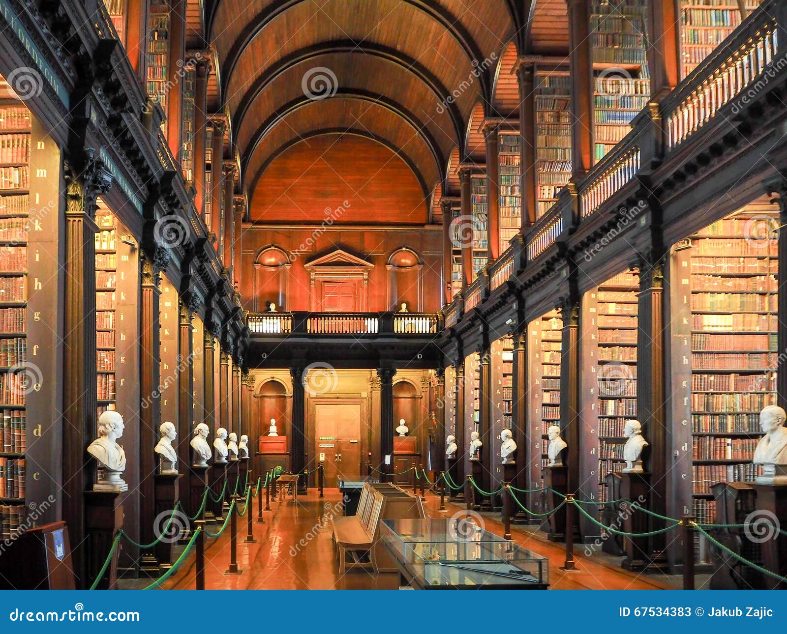 Biblioteca Di Trinity College a Dublino Fotografia Stock Editoriale ...
