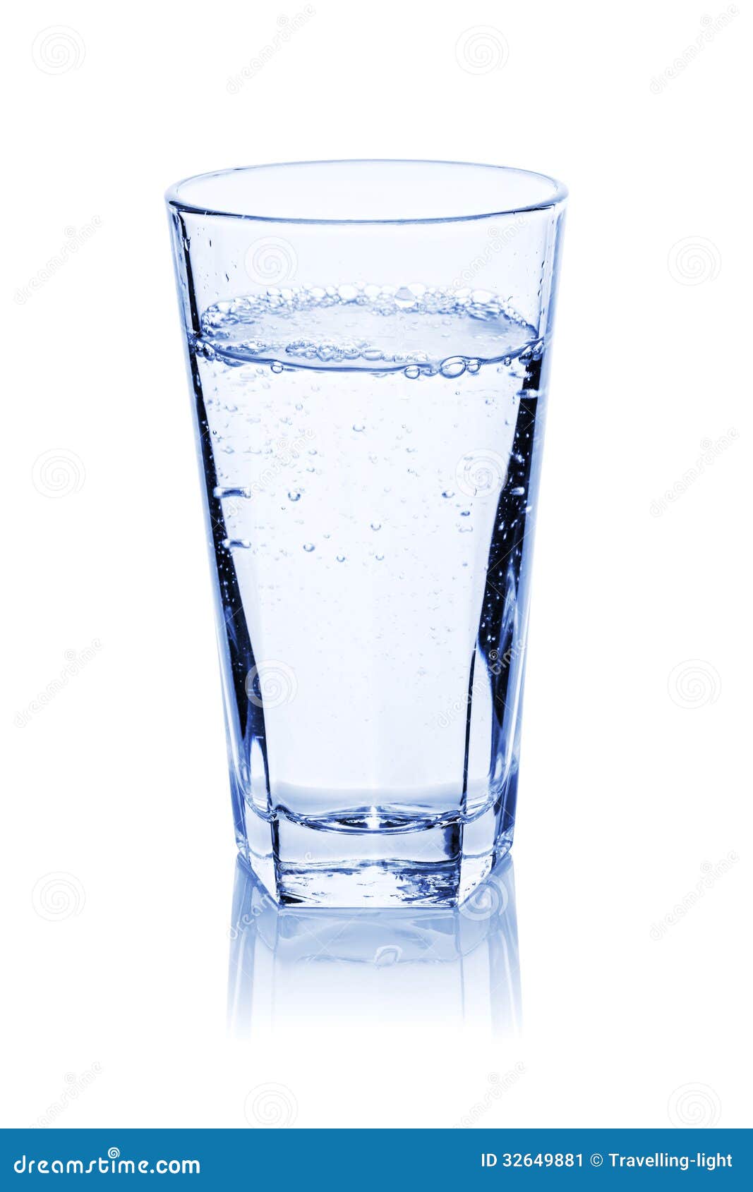 Bicchiere d'acqua immagine stock. Immagine di vetro, tono - 32649881