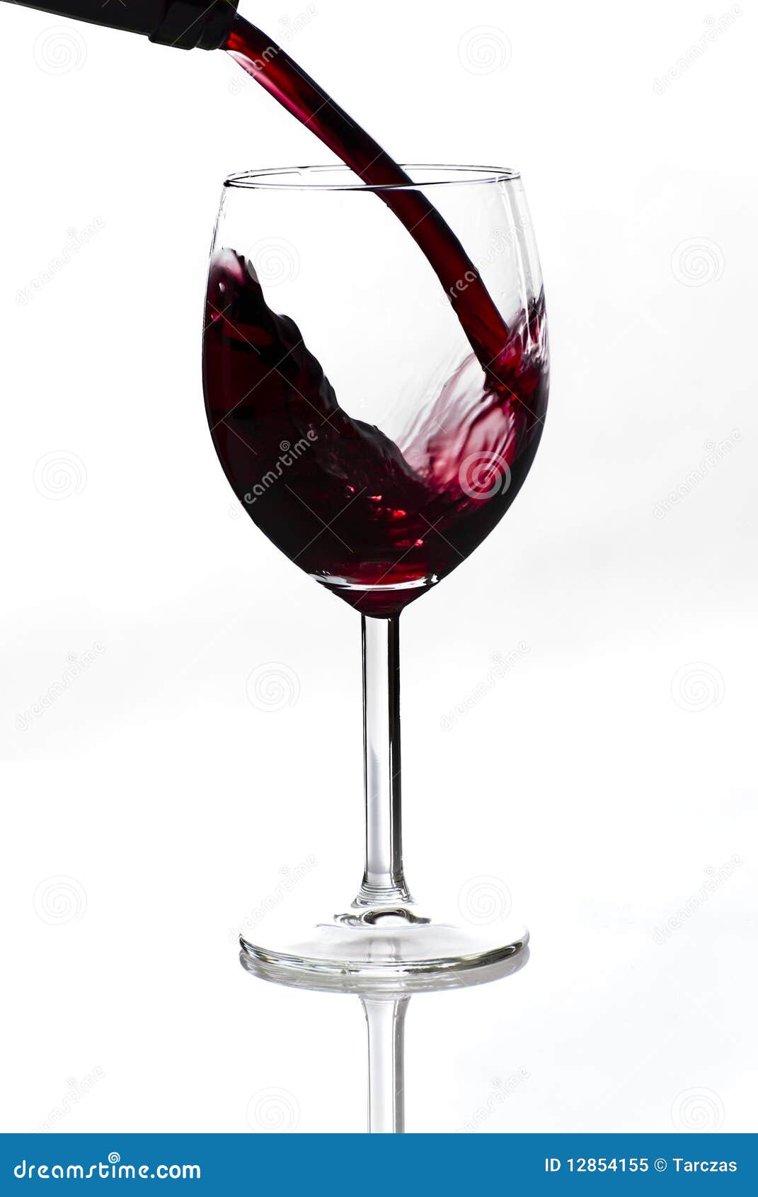 Bicchiere Di Vino Con Vino Rosso Immagine Stock - Immagine di ...