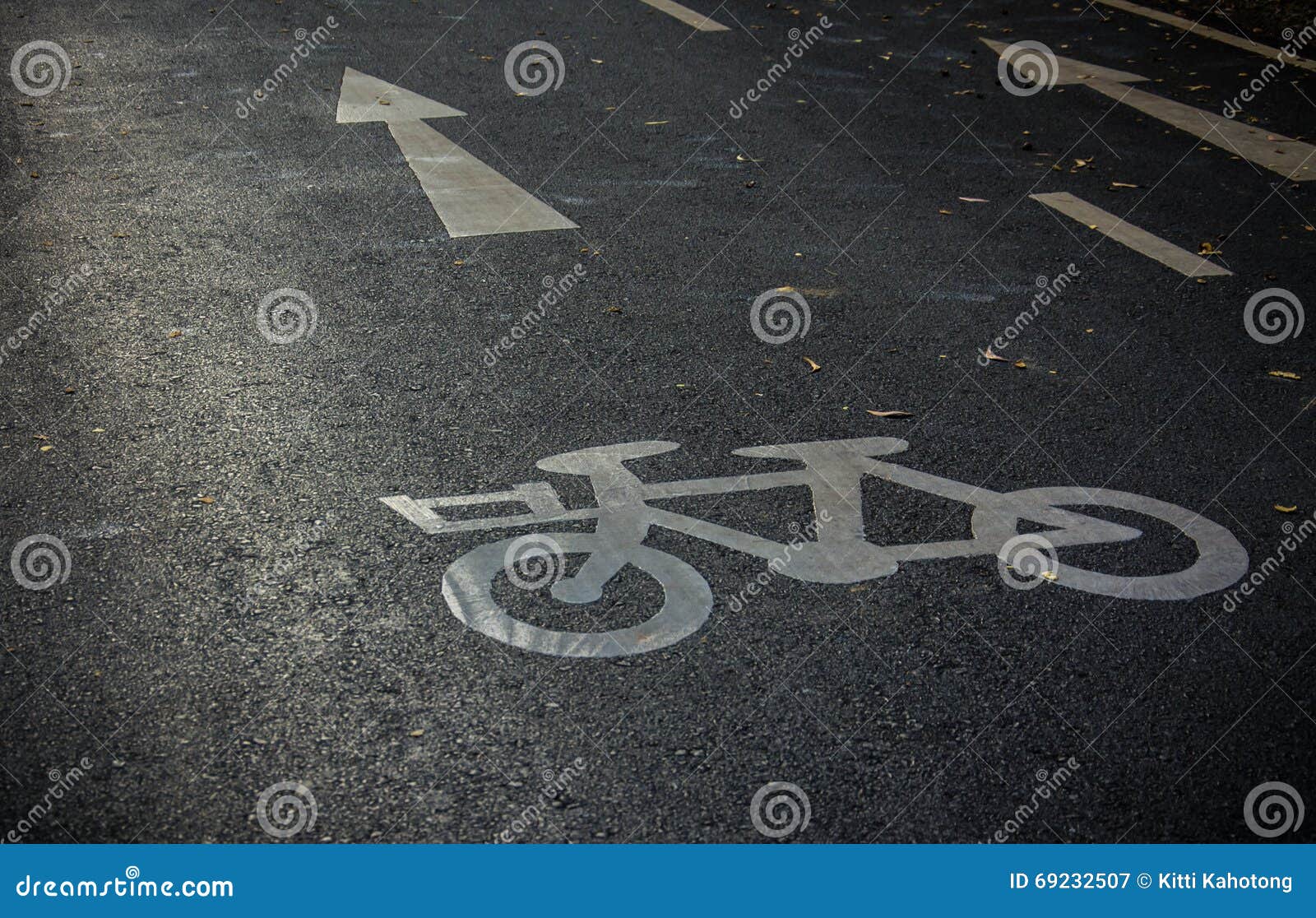 Bicycle Drawing on the Bike Path Stock Image - Image of cycling, road ...
