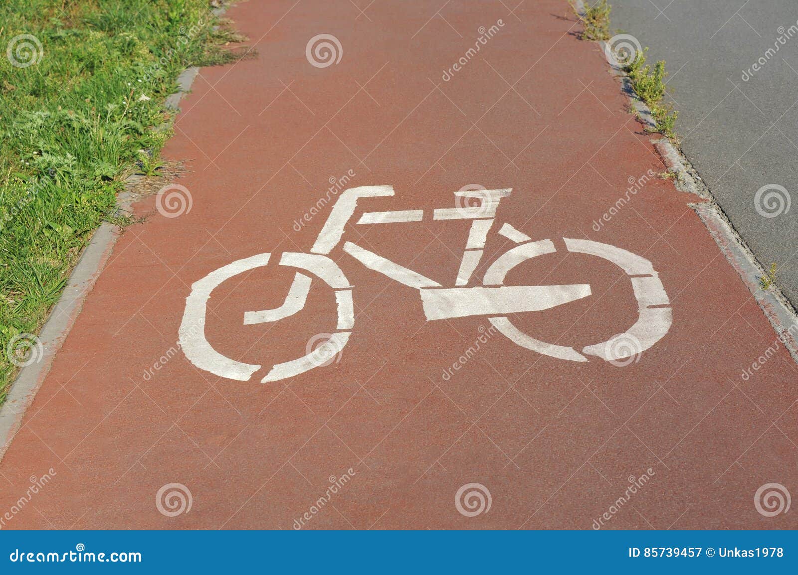 Bicycle lane road sign stock image. Image of track, bicycle - 85739457